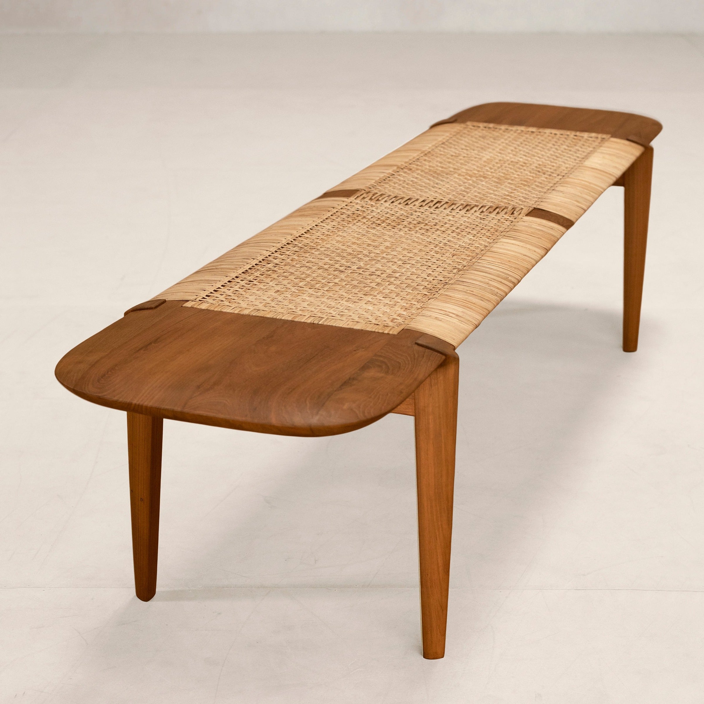 Tangāli Bench | Phantom Hands | Le Mill
