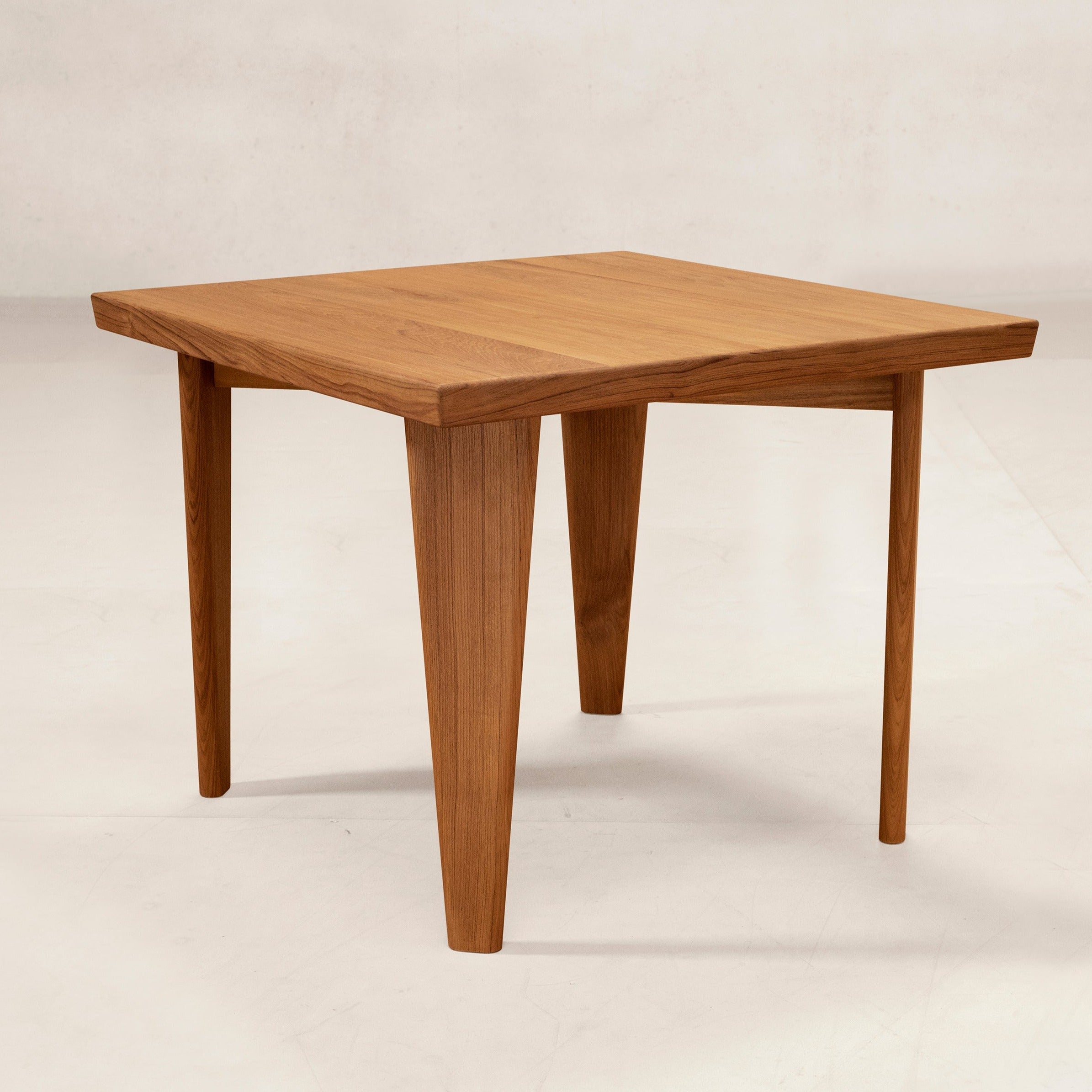 Square Table | Phantom Hands | Le Mill